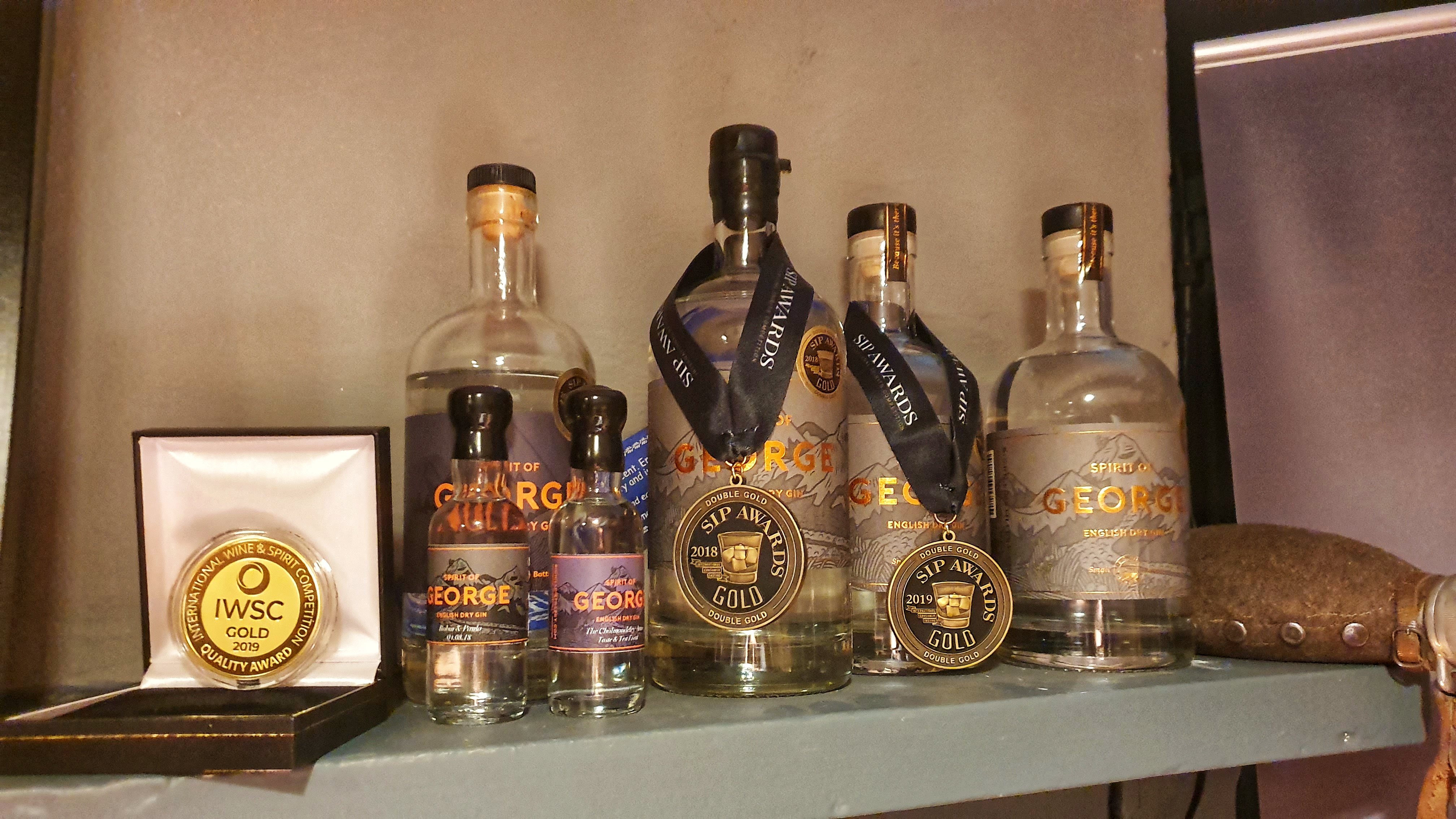 Cheshire, Chai and Everest – The Girl Who Loves Gin